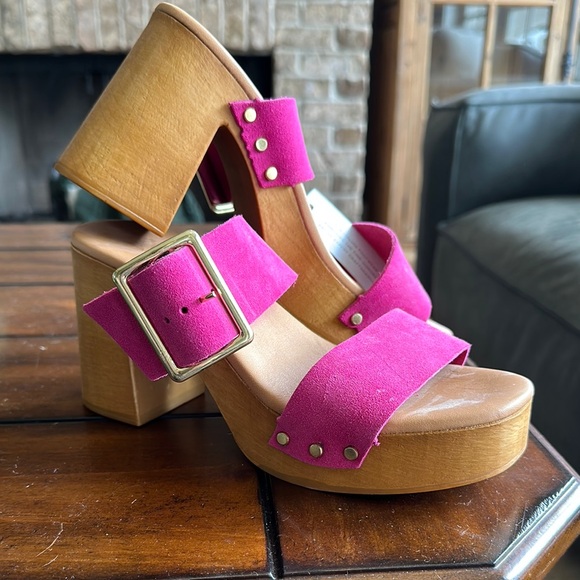 Avellini | Shoes | Made In Italy These Avellini Pink Suede Platform ...